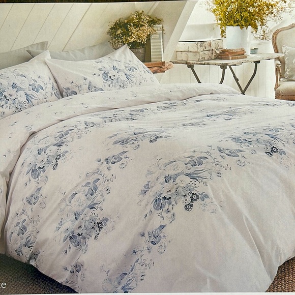 CABBAGES & ROSES | Bedding | New Cabbages Roses London Constance Duvet ...